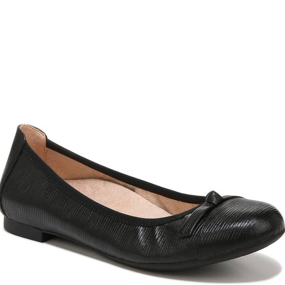 Vionic | Shoes | New Vionic Amorie Black Wavy Leather Slip On Ballet ...
